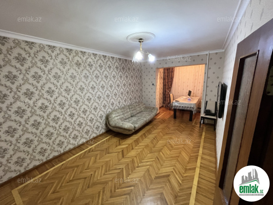 Satılır 3 otaqlı 70 m2 köhnə tikili Altes Plaza