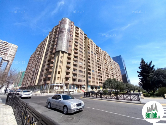 Satılır 2 otaqlı 70 m2 yeni tikili Şah İsmayıl Xətai m.